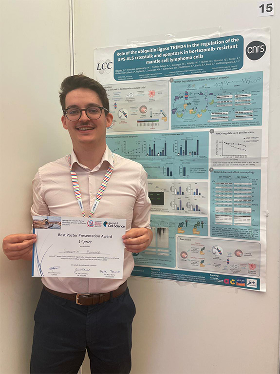 Corentin Bouvier reçoit le 1er prix du meilleur poster - LCC CNRS Toulouse